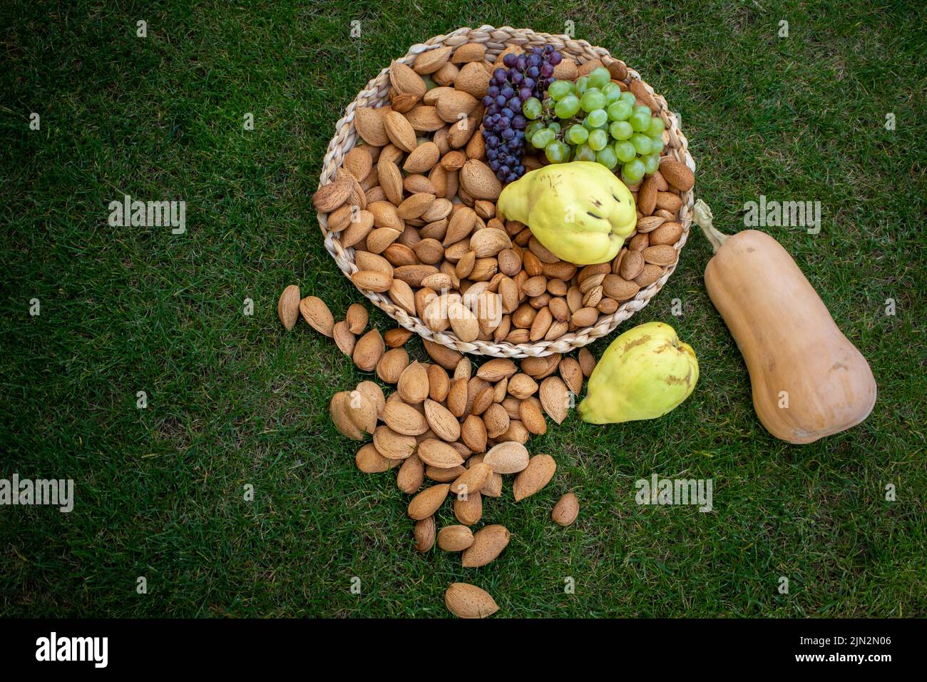 Cáscara de frutas hi-res stock photography and images - Alamy
