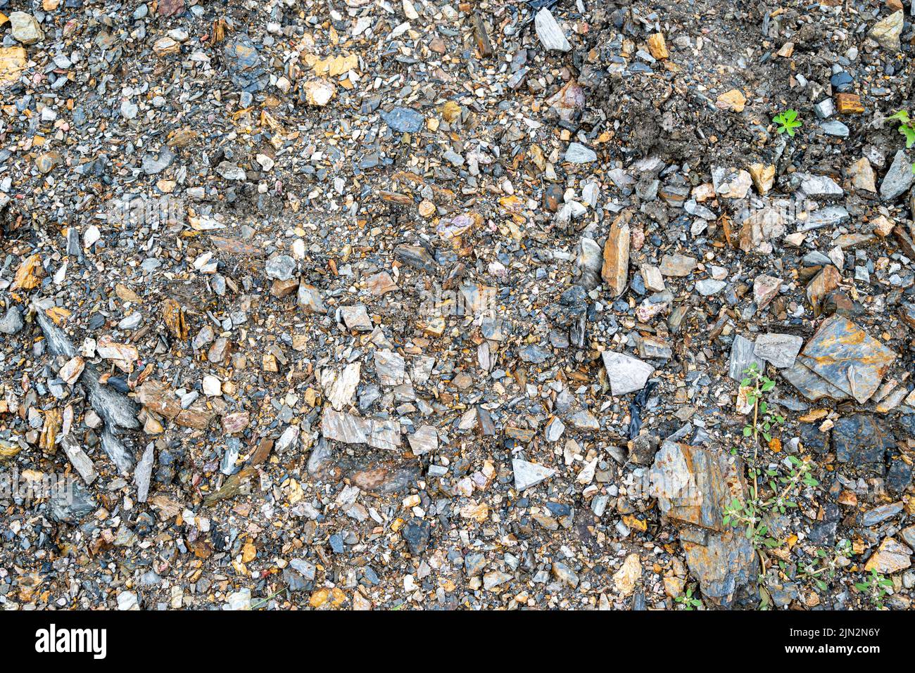Gravel and rock texture back ground in wet condition Stock Photo - Alamy