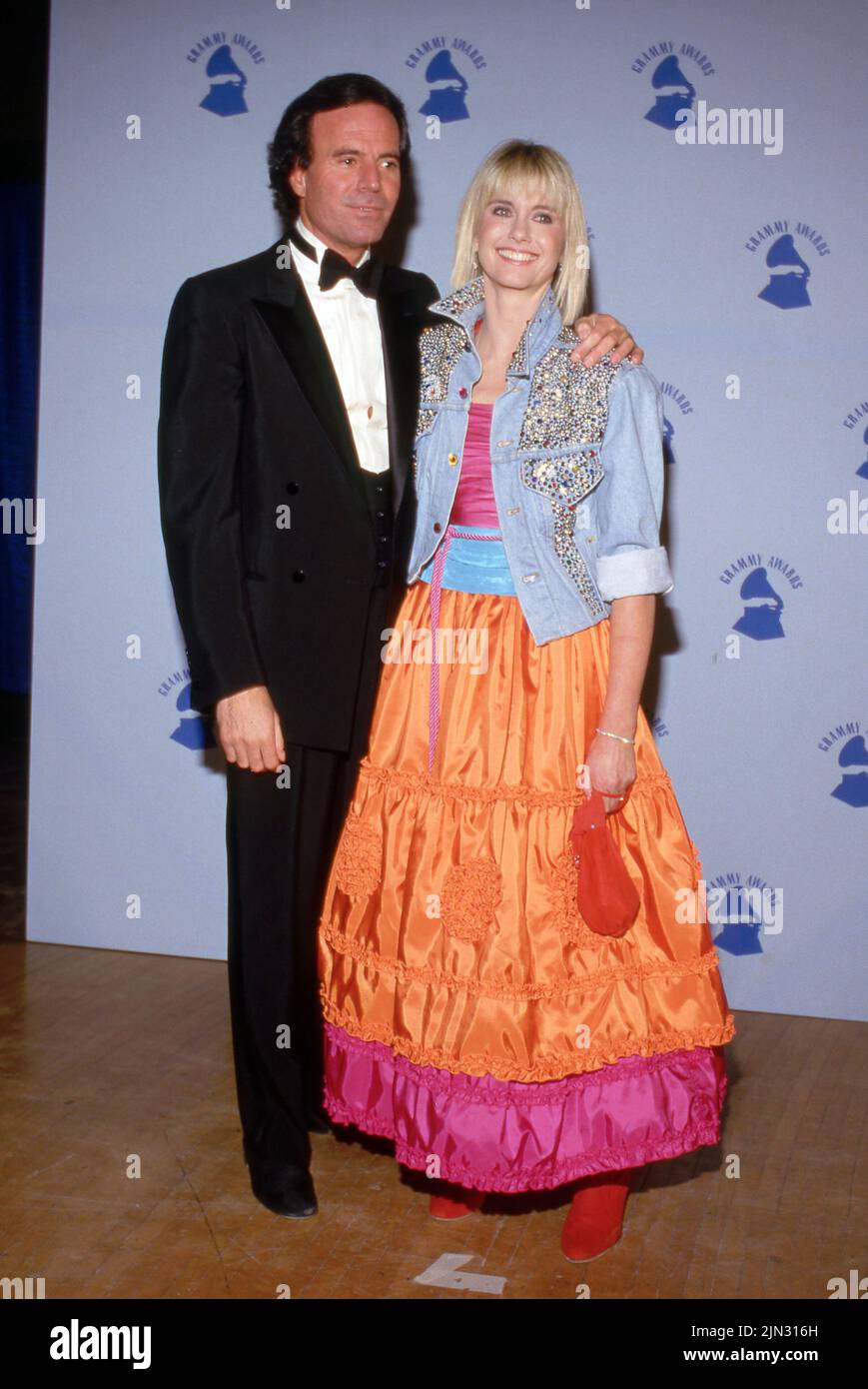 Julio iglesias 1987 hi-res stock photography and images - Alamy