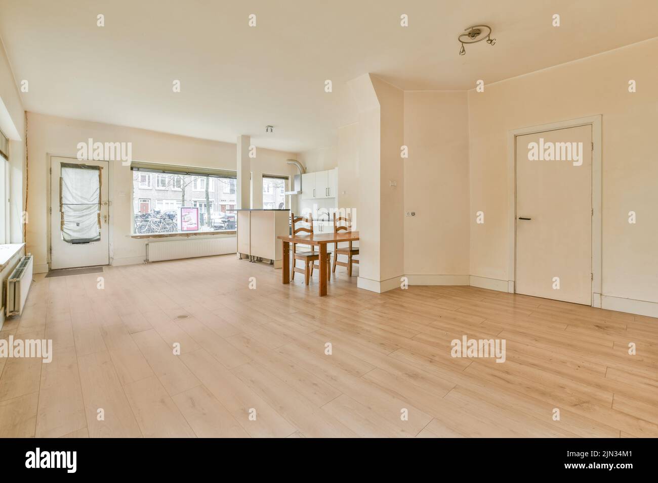 A cozy and spacious empty room in a luxury house Stock Photo - Alamy