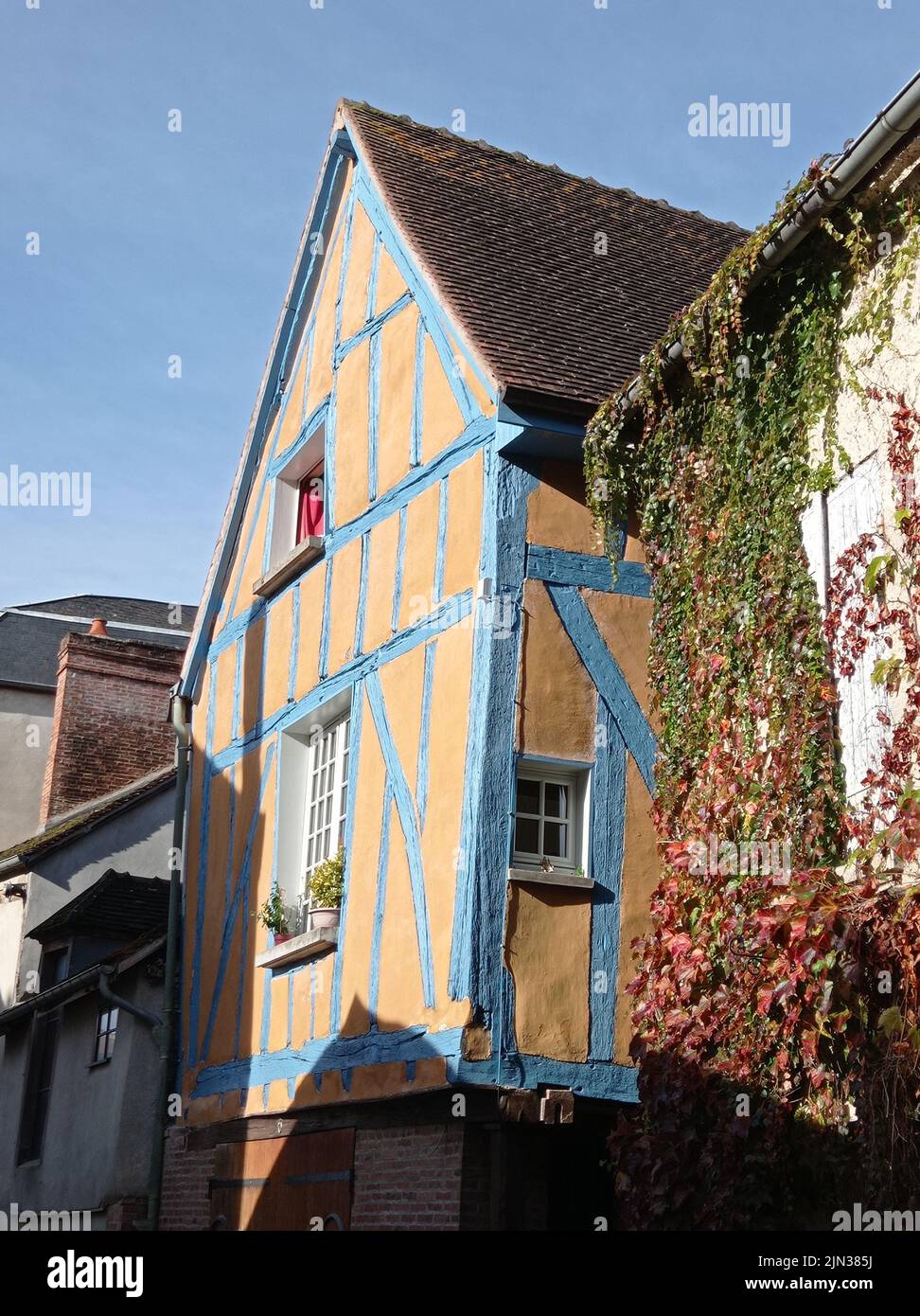 La ville de Saint Florentin, Yonne, Bourgogne, France Stock Photo - Alamy