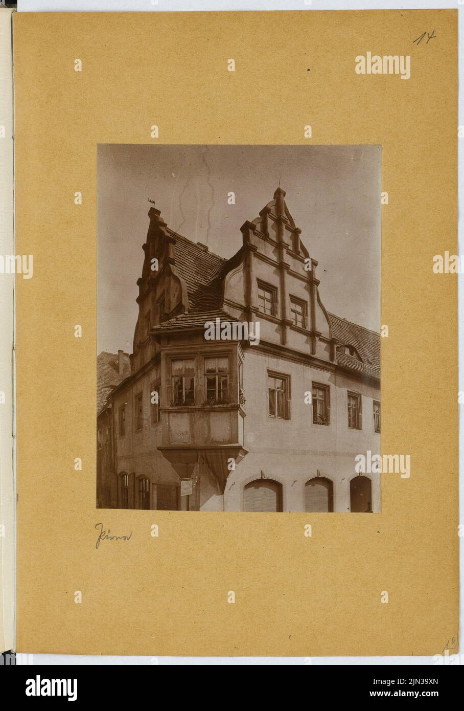 Projection of corner of building hi-res stock photography and images ...