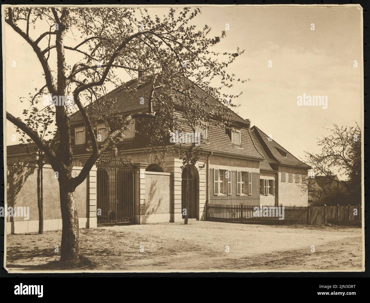 Gatekeeper house hi-res stock photography and images - Alamy