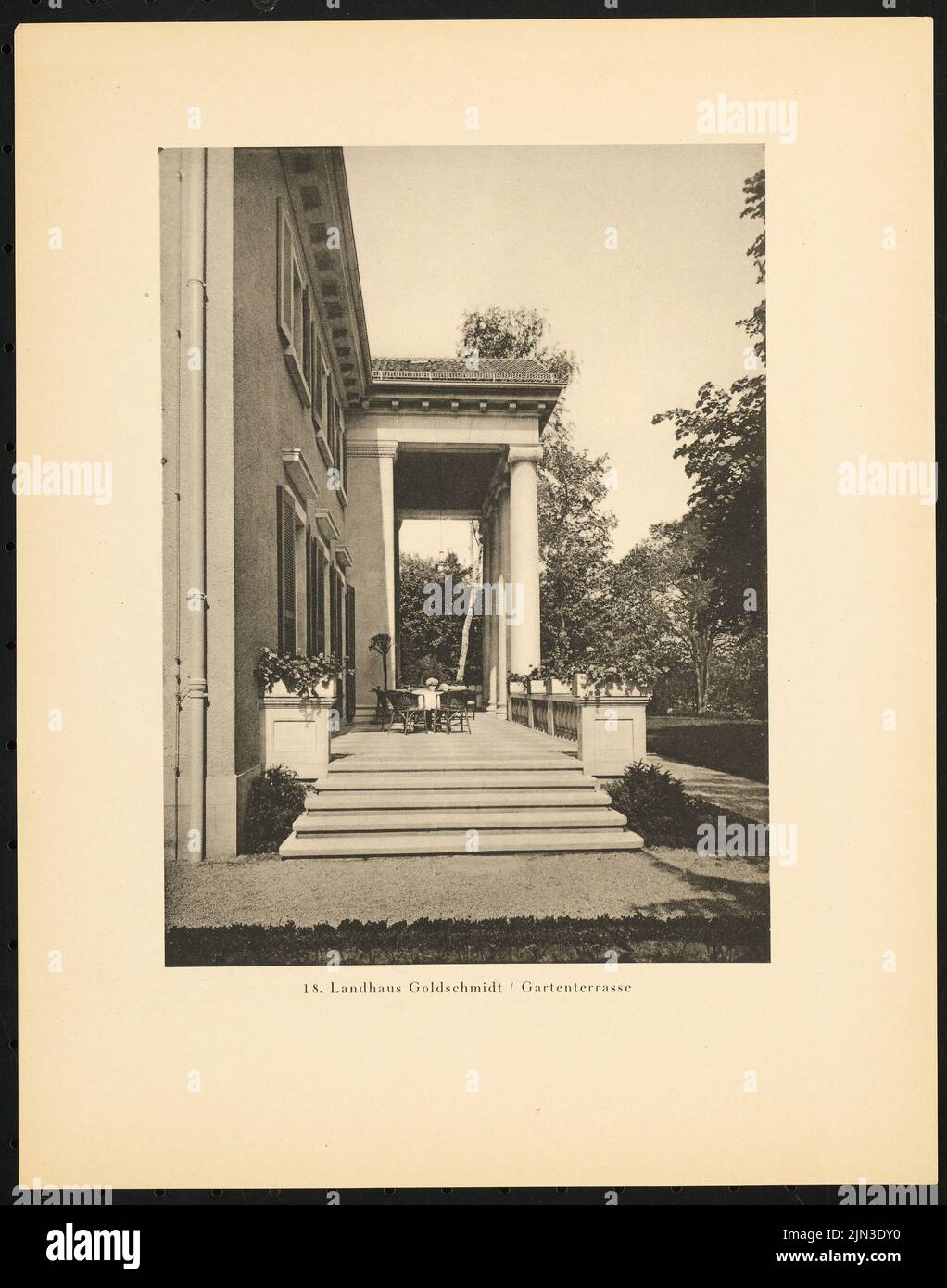 Landhaus Dr. Jakob Goldschmidt, Potsdam-Griebnitzsee: garden terrace ...