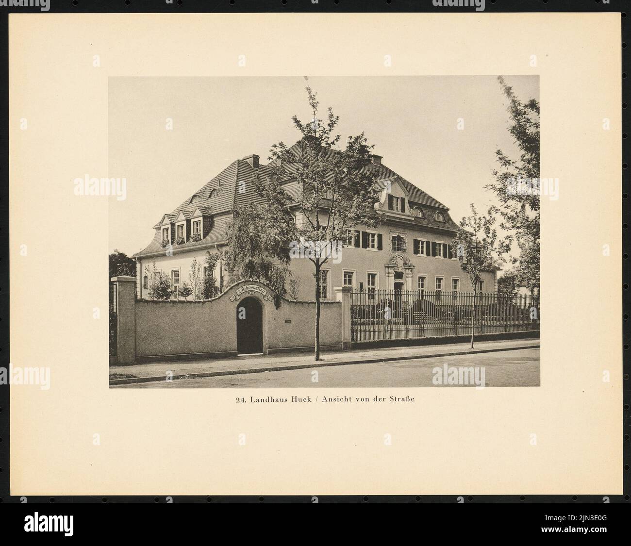 Landhaus Dr. Wolfgang Huck, Berlin-Dahlem: Street view (from: Alfred ...
