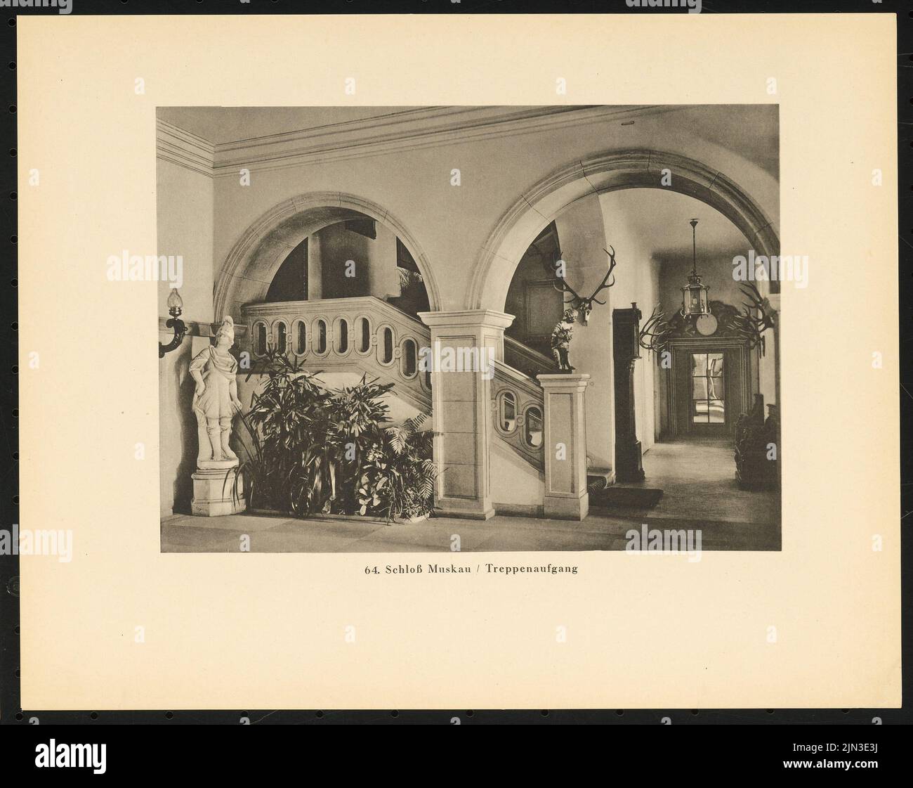 Bad Muskau, new castle. Conversion: staircase on the ground floor (from: Alfred Breslauer ...