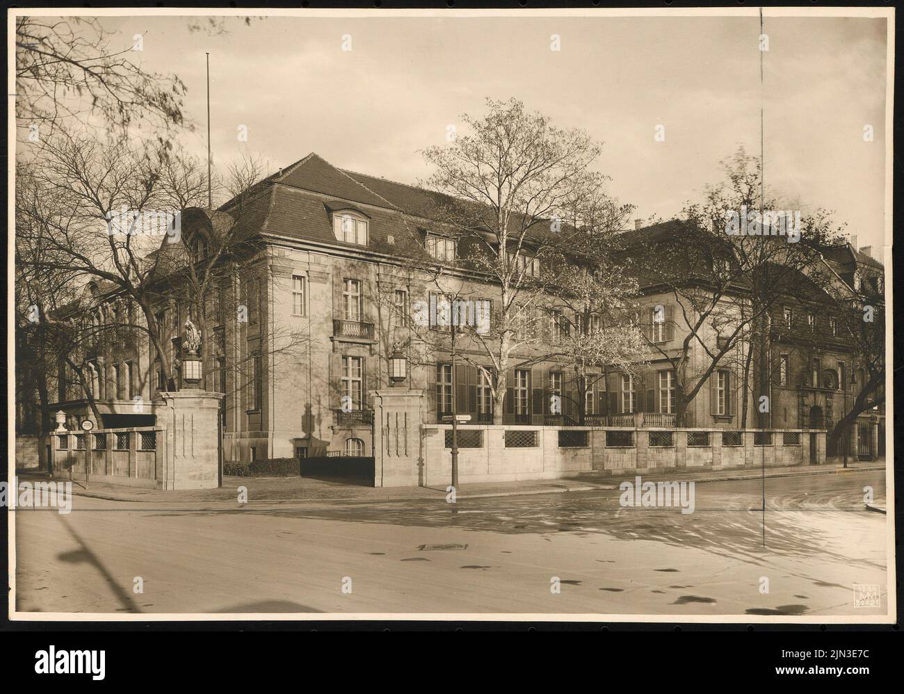 Italian Embassy, Berlin-Tiergarten. Conversion: Langensite of the Haus ...