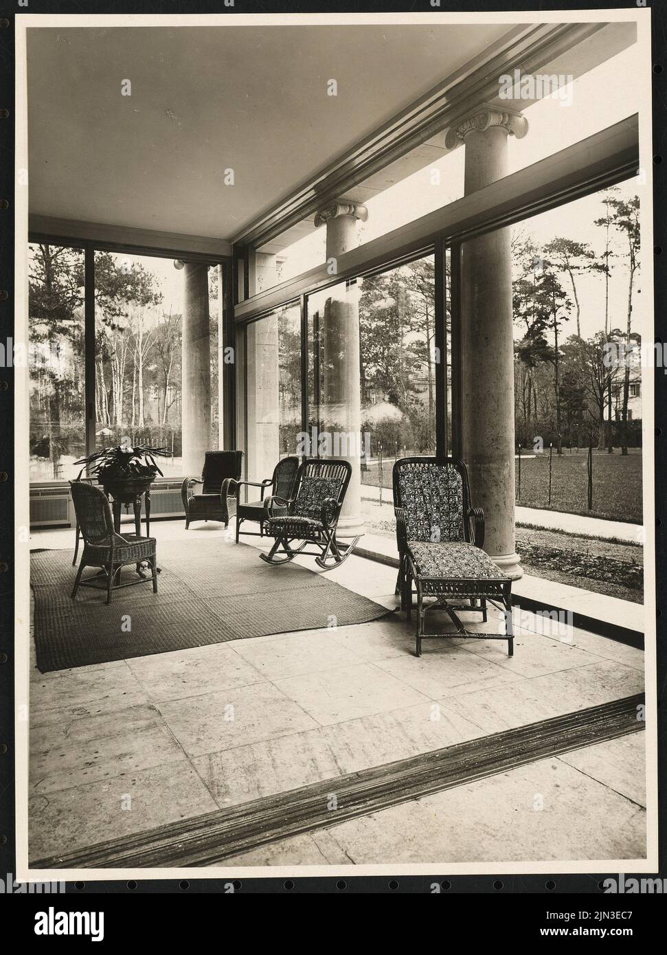 Landhaus Louis Ullstein, Berlin-Grunewald: Garden Side, View of the ...