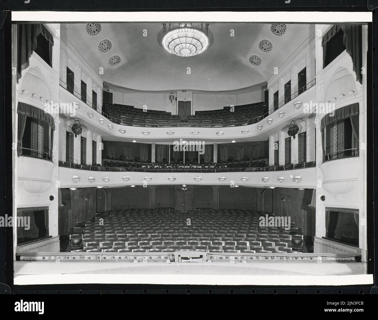 Comedy (so: Comedy House on Schiffbauerdamm), Berlin: View Spectator ...