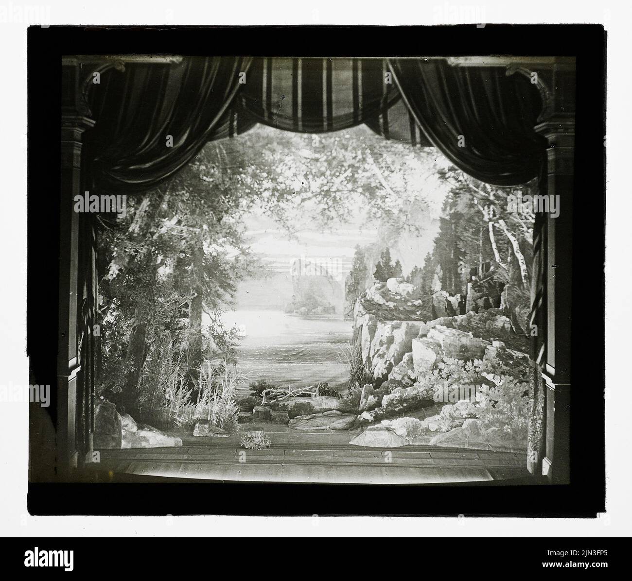 Stage props trees hi-res stock photography and images - Alamy