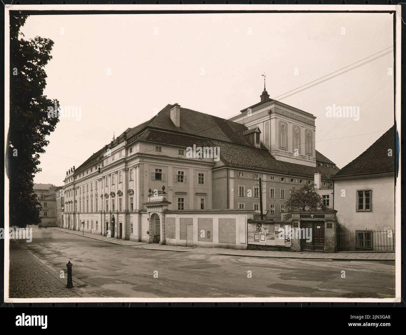 Landestheater, Linz: View of the north Stock Photo - Alamy