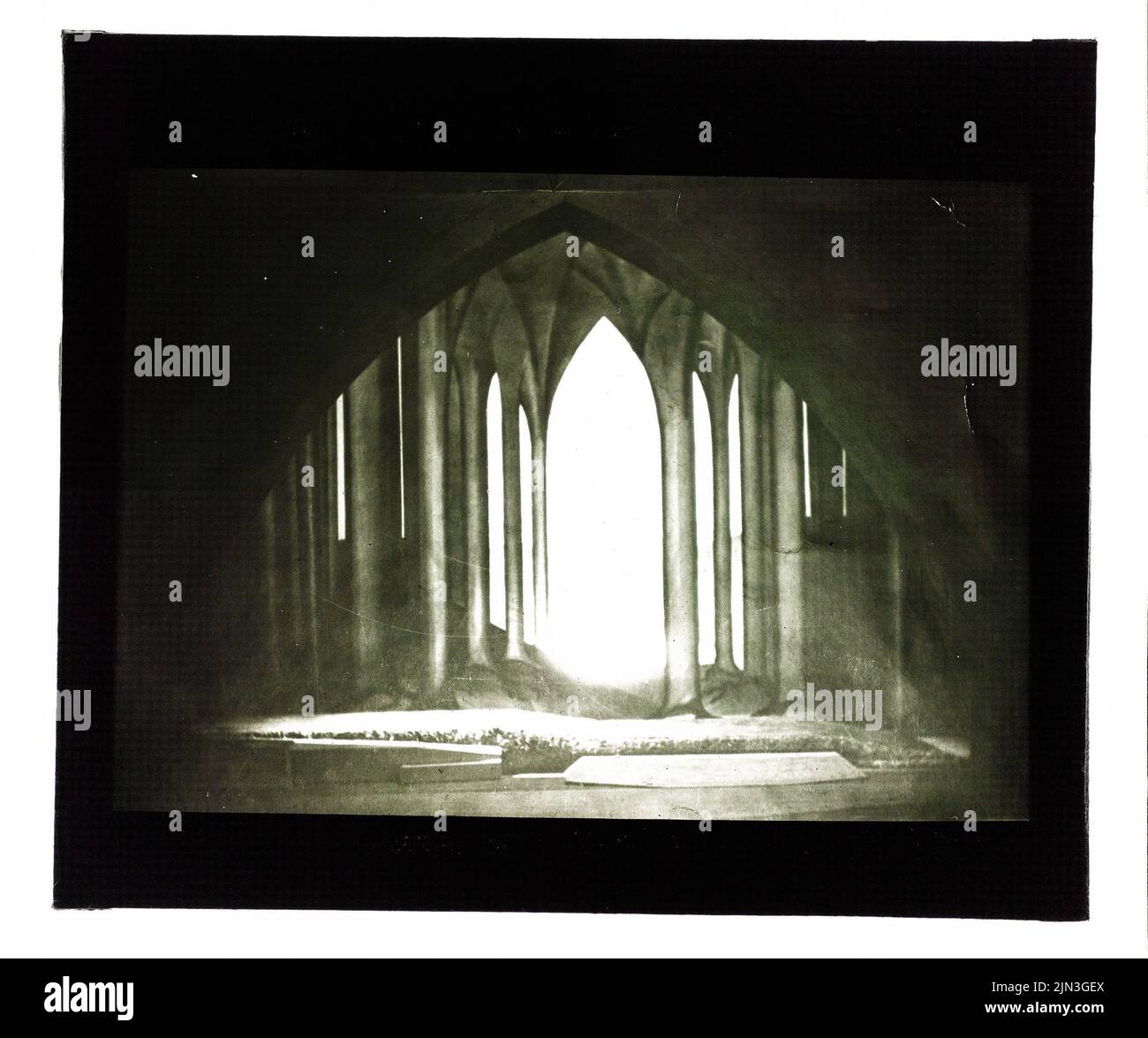 Stage design: Parsifal (?): View stage, pillared hall Stock Photo - Alamy