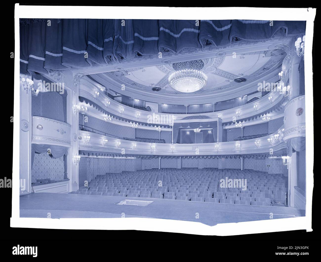 Deutsches Theater, Berlin: View of the auditorium (negative to Inv. No ...