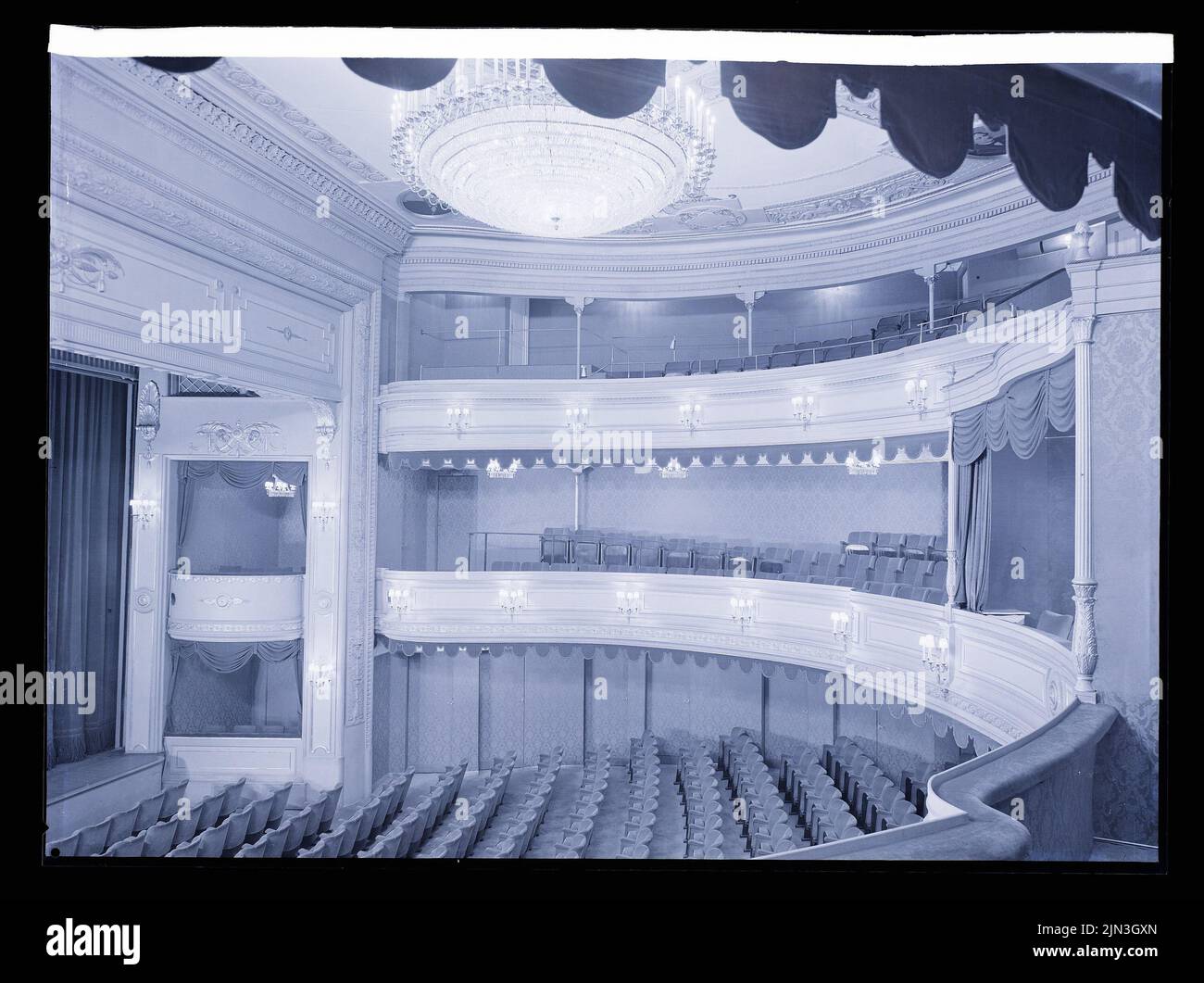 Deutsches Theater, Berlin: View of the auditorium (negative to Inv. No ...