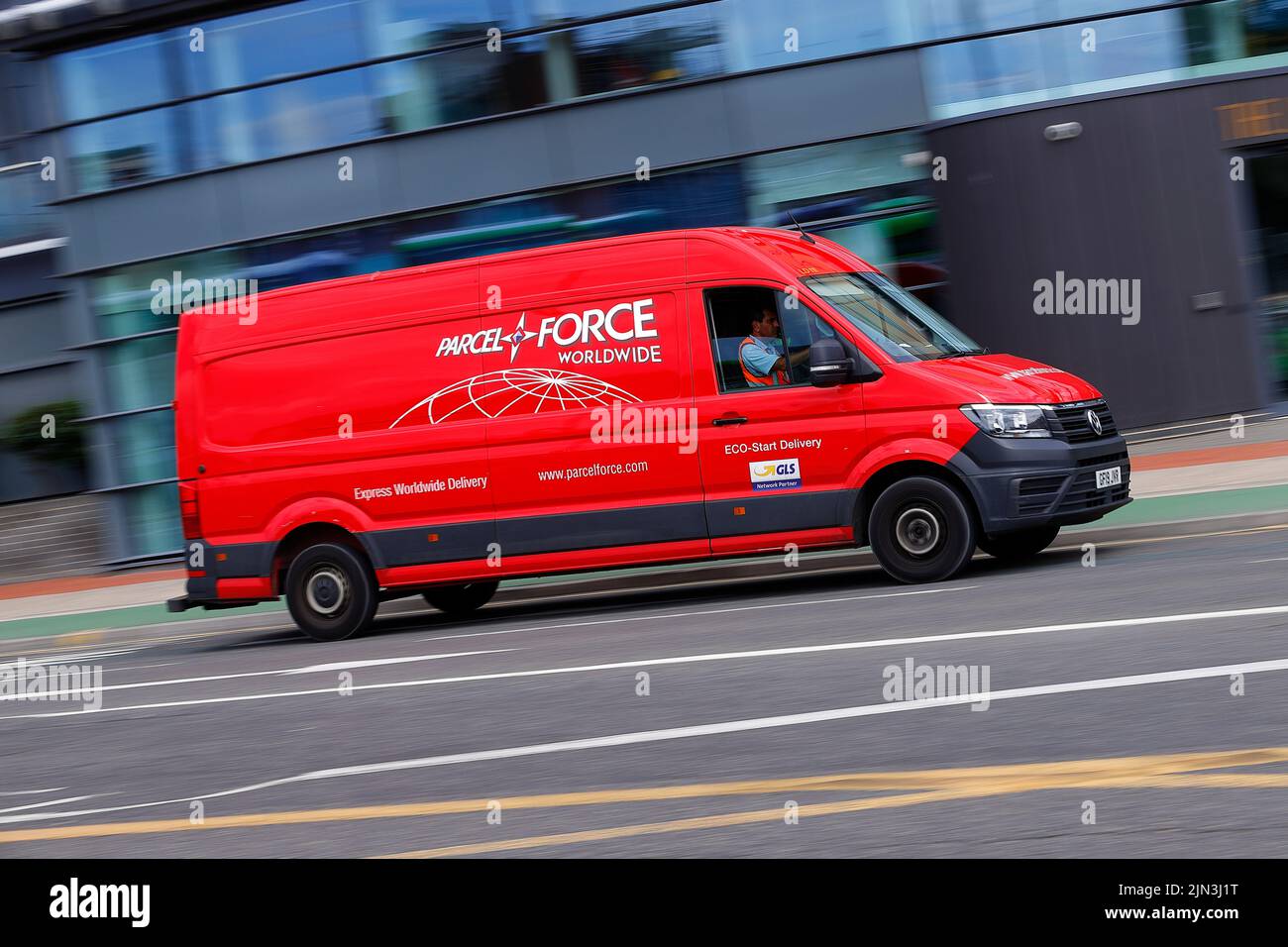 Moving parcel force van hi-res stock photography and images - Alamy