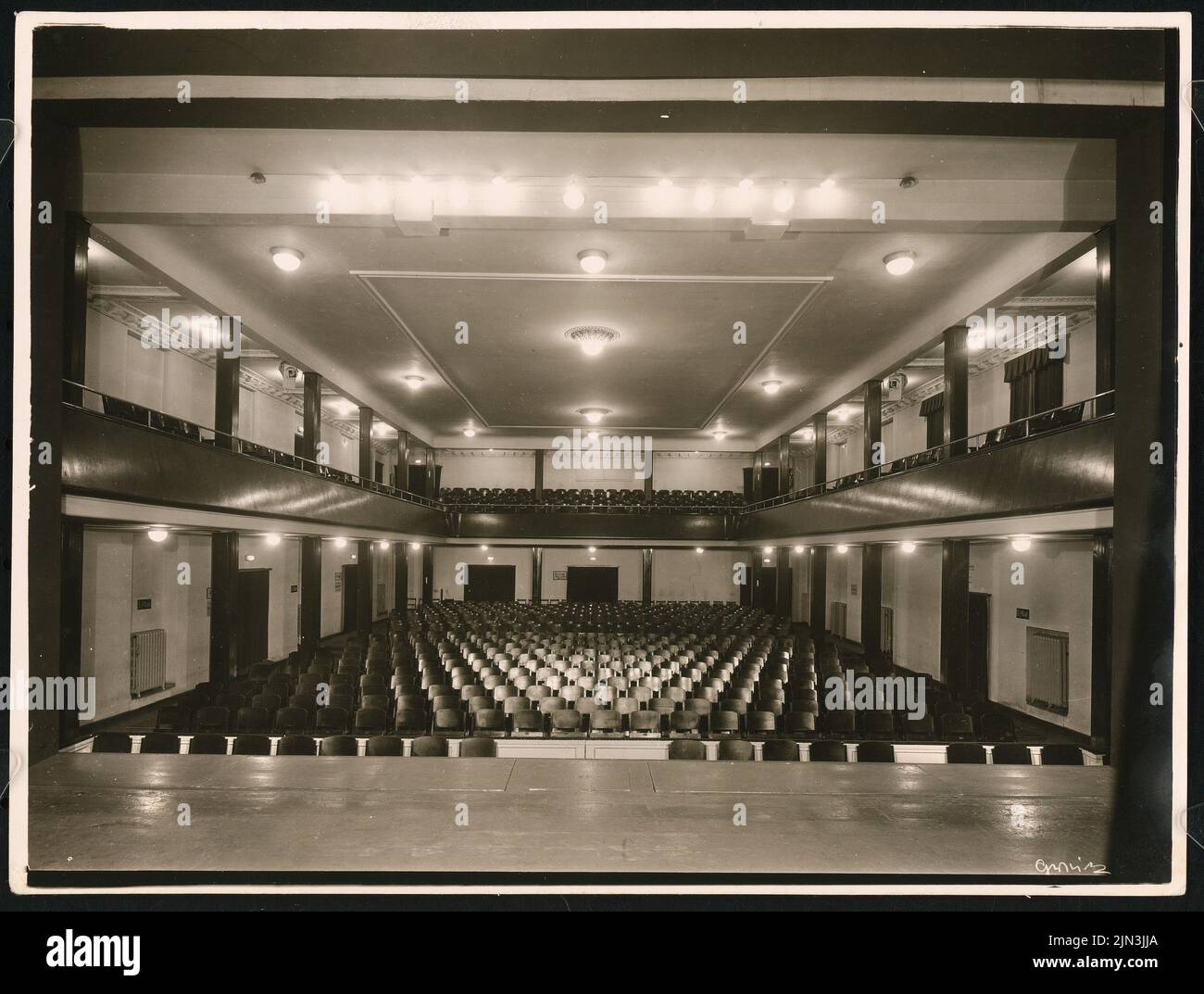 Auditorium structure hi-res stock photography and images - Alamy