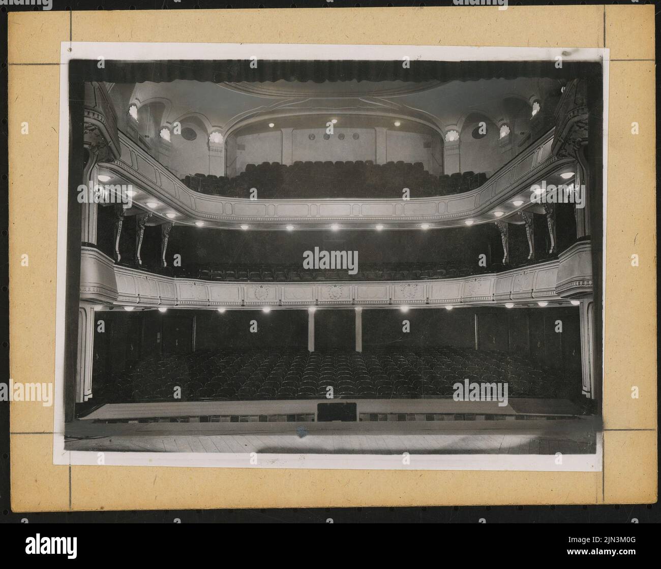 Traditional auditorium design hi-res stock photography and images - Alamy