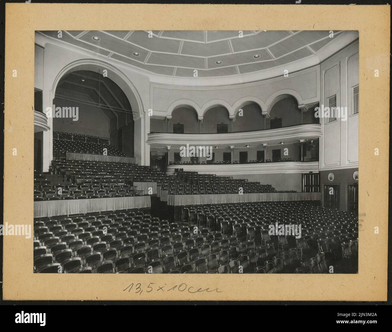 Spectator viewpoint hi-res stock photography and images - Alamy