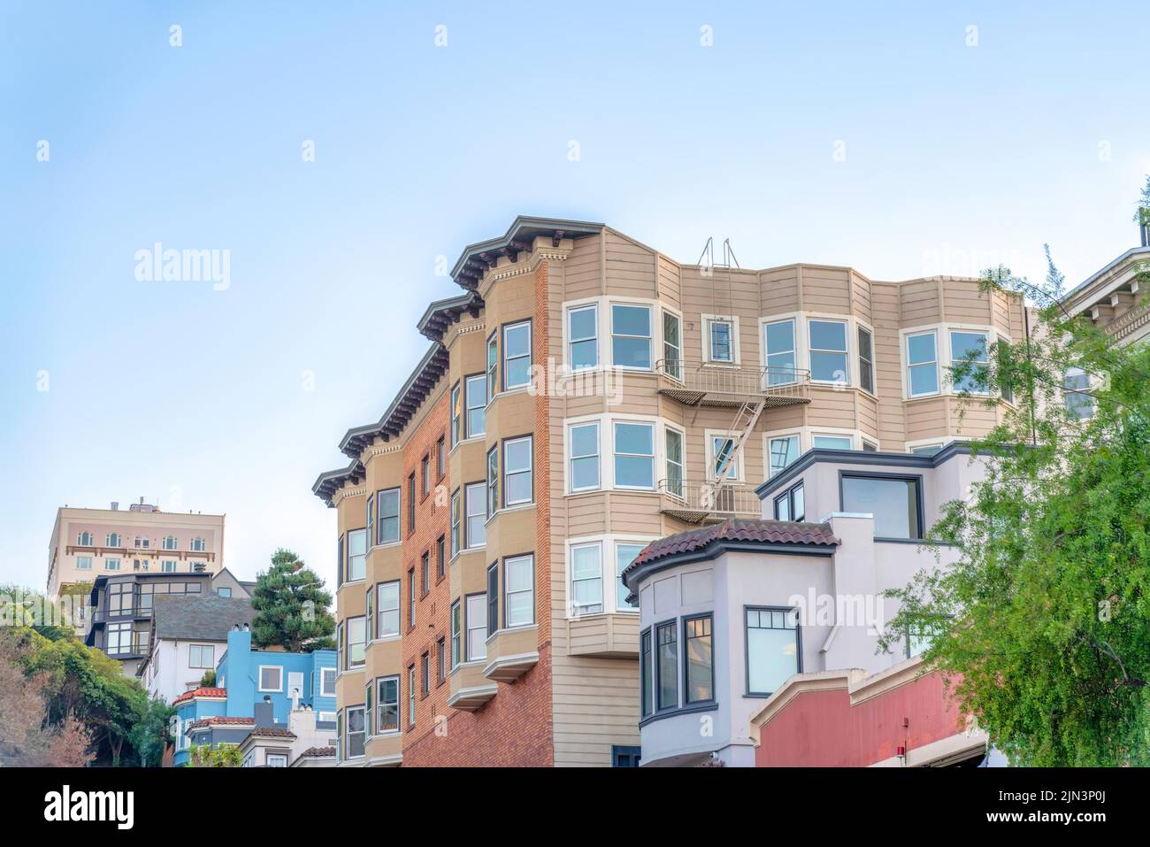 Row of houses suburbs dusk hi-res stock photography and images - Alamy