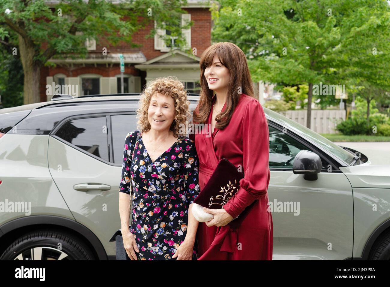 13: THE MUSICAL, (aka THIRTEEN: THE MUSICAL), from left: Rhea Perlman ...