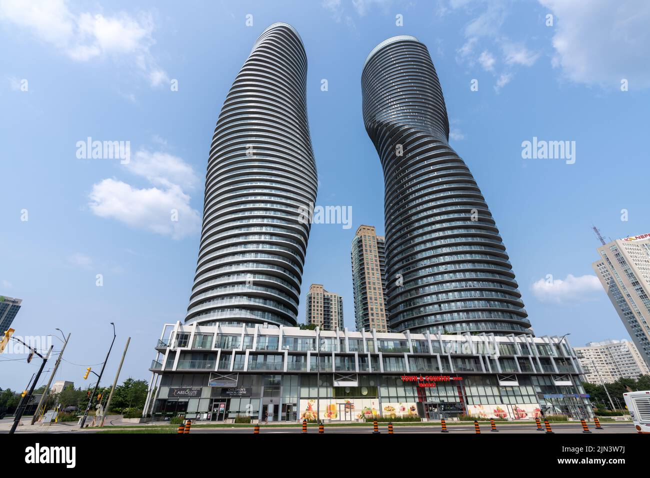 Mississauga, Ontario, Canada - July 18 2021 : Street view of City of ...