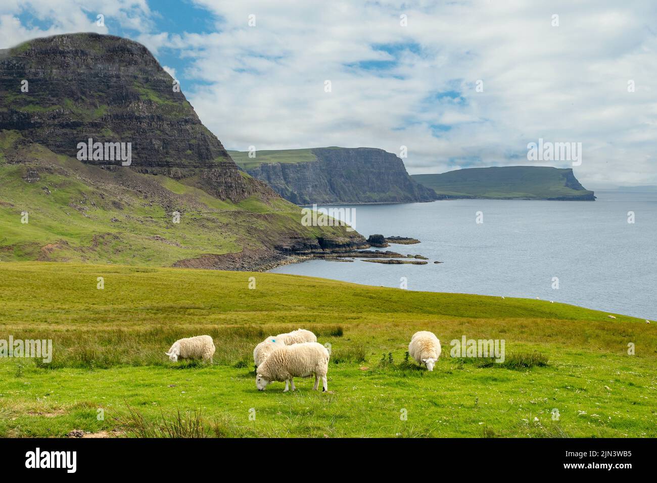 Çliffs South of Neist Point, Isle of Skye, Scotland Stock Photo - Alamy Çliffs South of Neist Point, Isle of Skye, Scotland Stock Photo - Alamy