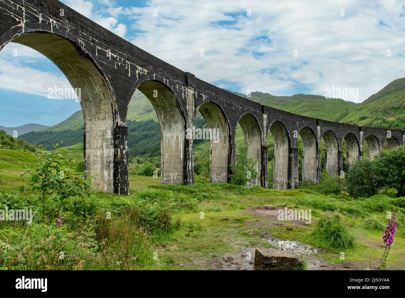 Viaduct of glenfinnan hi-res stock photography and images - Alamy