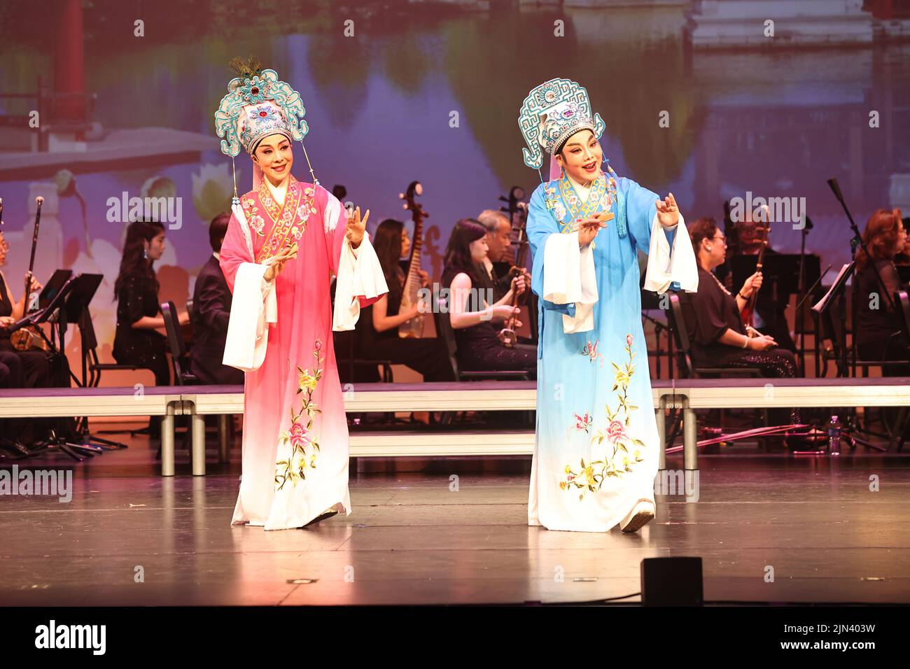 Yue opera in shaoxing hi-res stock photography and images - Alamy