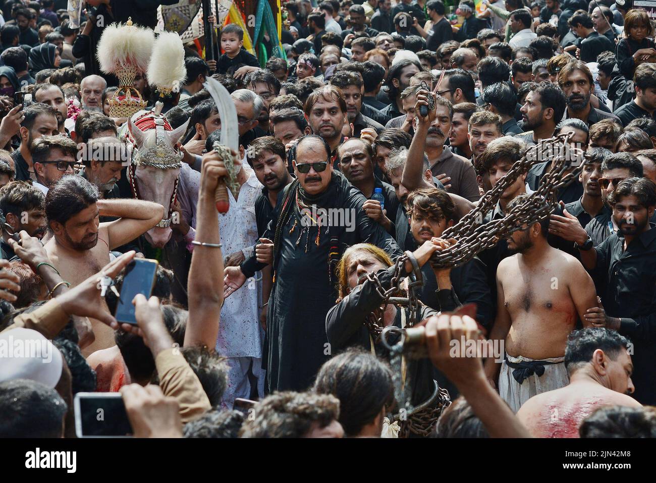 Lahore, Punjab, Pakistan. 8th Aug, 2022. Pakistani Shiite Muslim ...