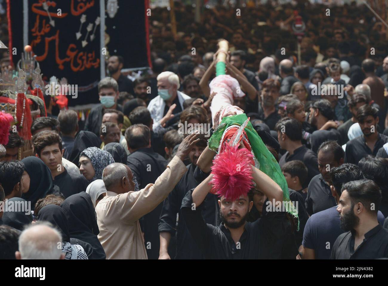 Lahore, Punjab, Pakistan. 8th Aug, 2022. Pakistani Shiite Muslim ...