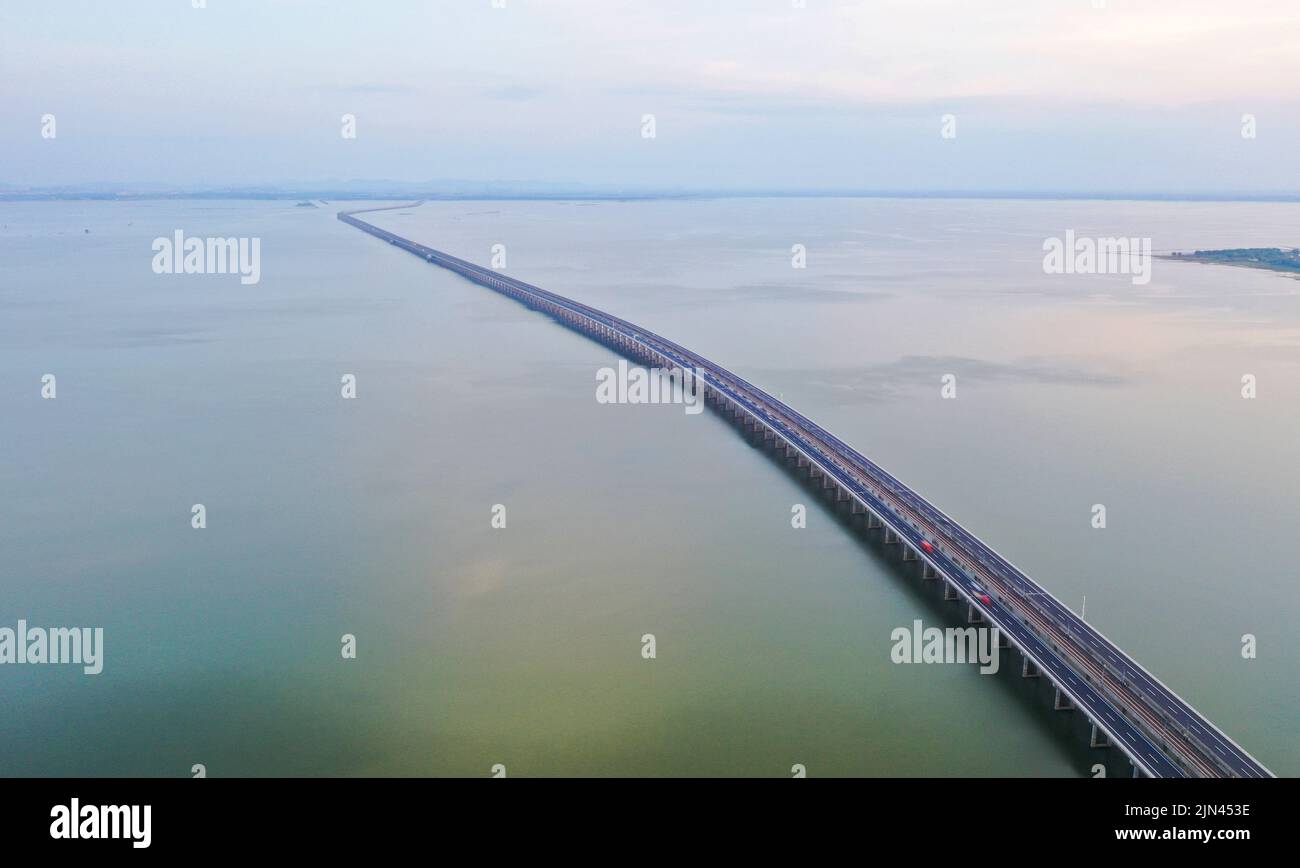 Shijiuhu grand bridge hi-res stock photography and images - Alamy
