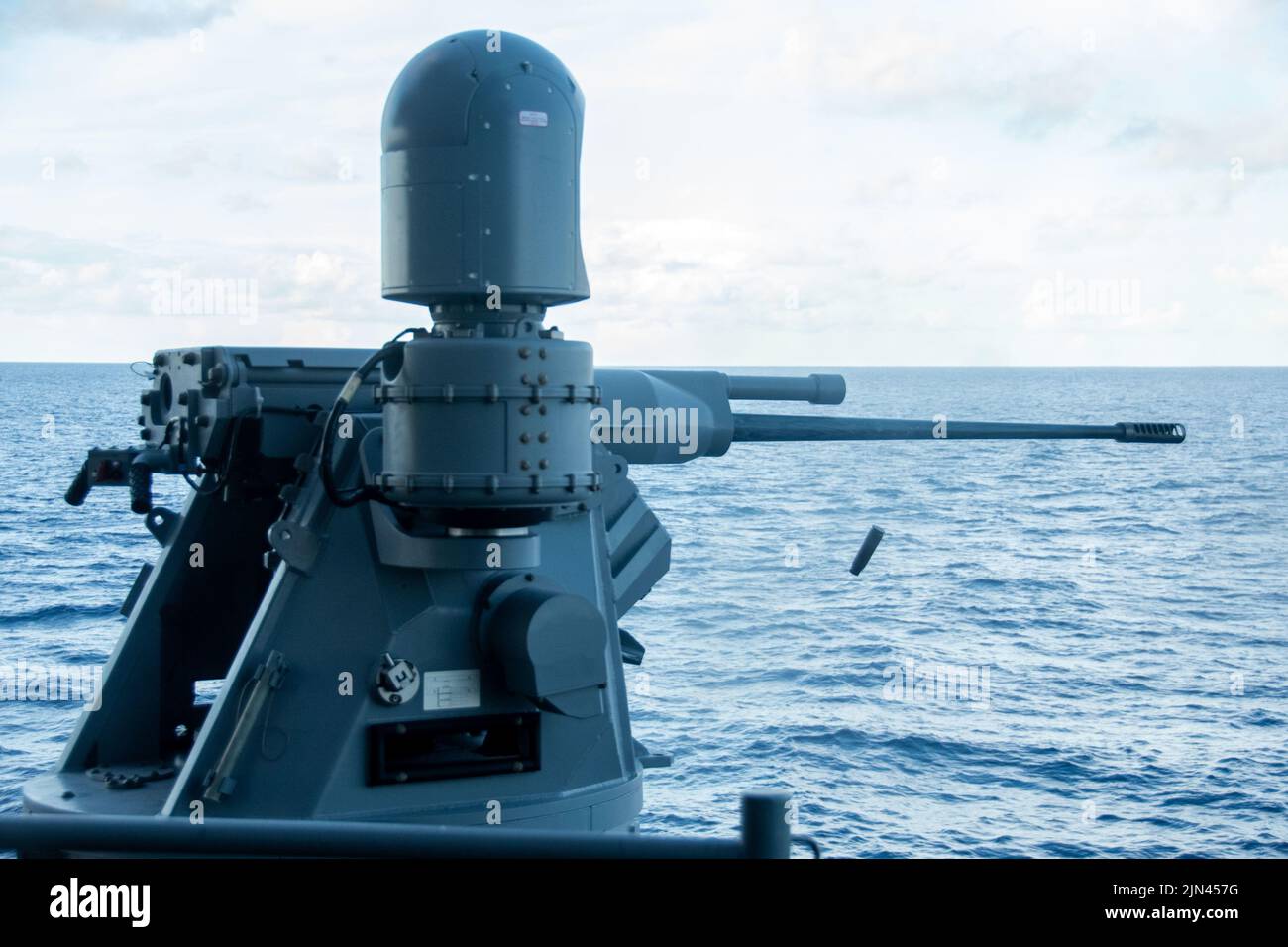 220808-N-BR419-1148 PHILIPPINE SEA (Aug. 8, 2022) A Mark 38 25mm ...
