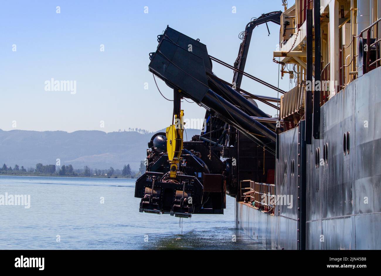 Dredge ship essayons hi-res stock photography and images - Alamy