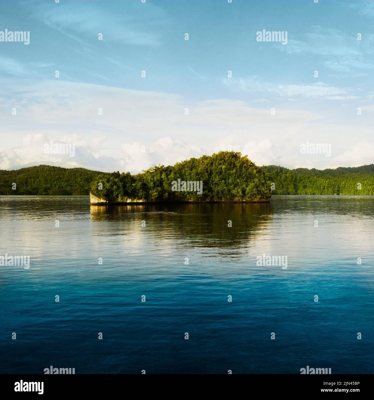 Beautiful scenery tropical island quiet hi-res stock photography and ...