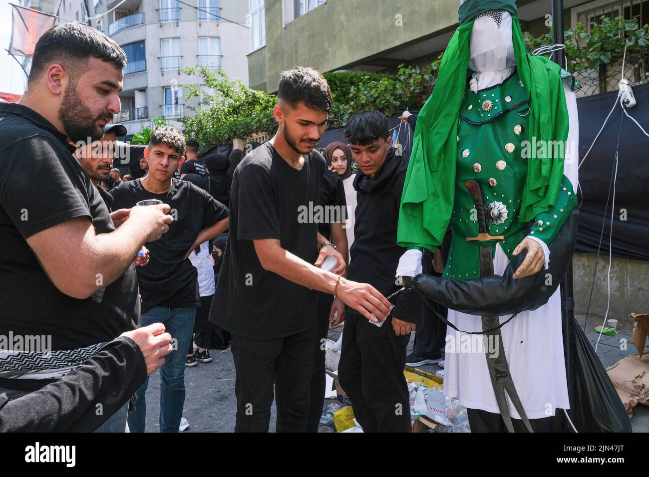 During the war, Hussein died of thirst, water is distributed to the ...
