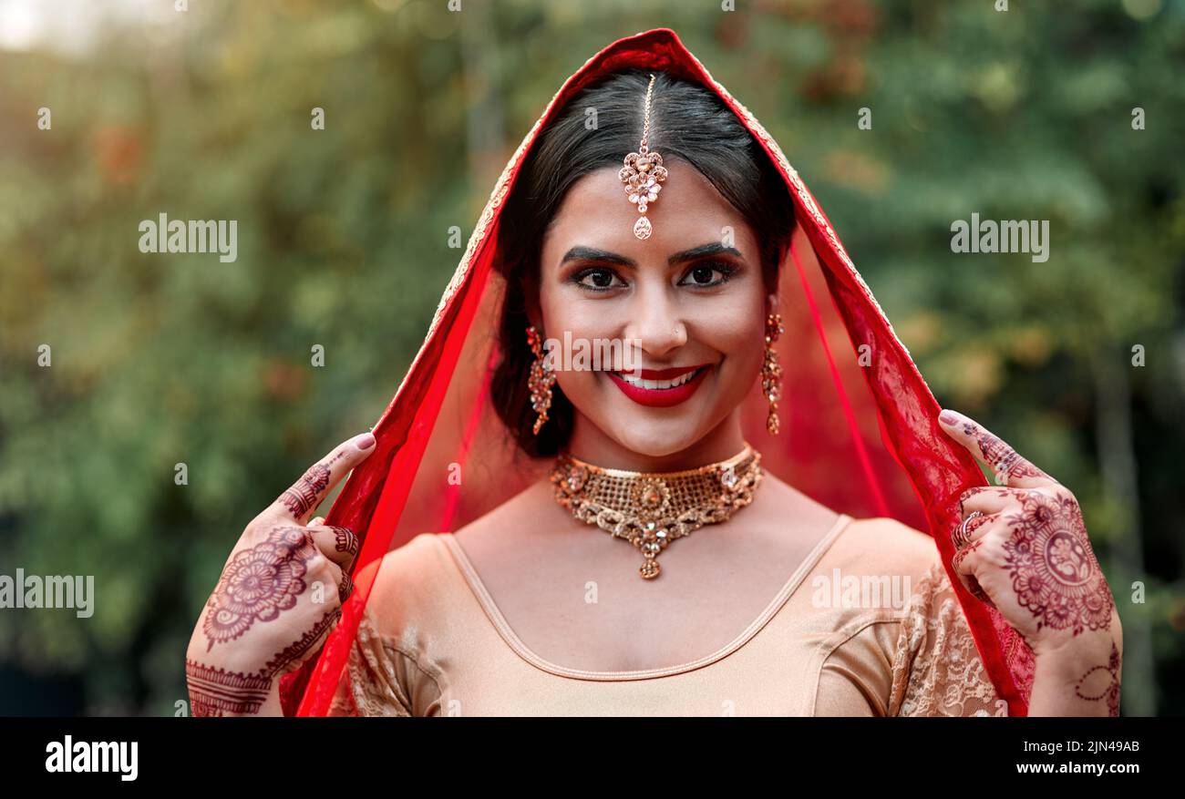 Every woman dreams of this day. a beautiful hindu bride Stock Photo - Alamy