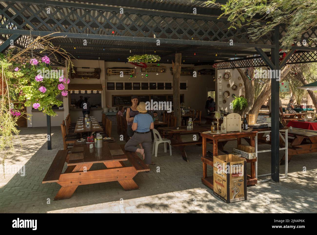 Restaurant table scenery people hi-res stock photography and images - Alamy