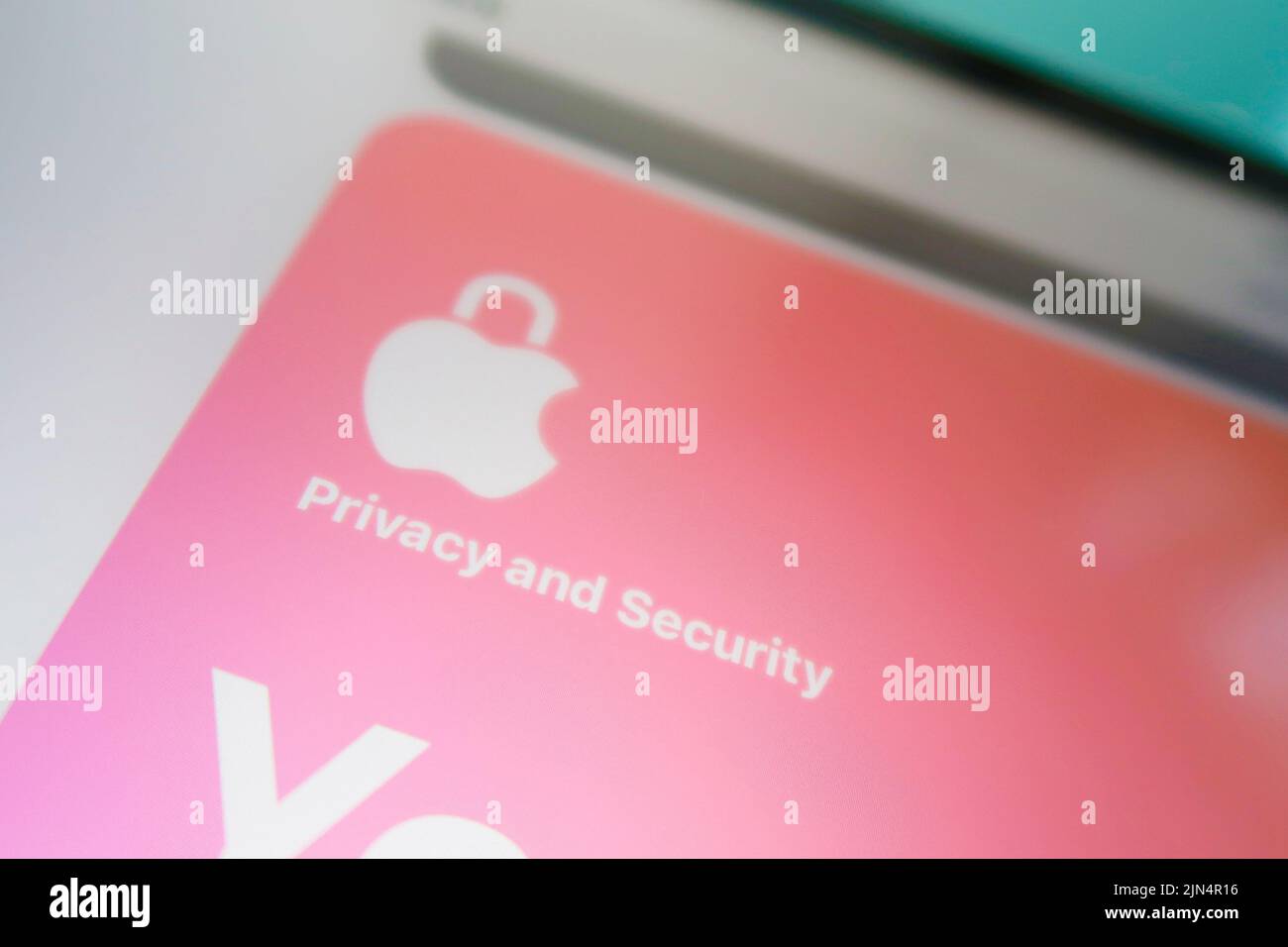 Apple Privacy and Security - Securing users from potential online and ...