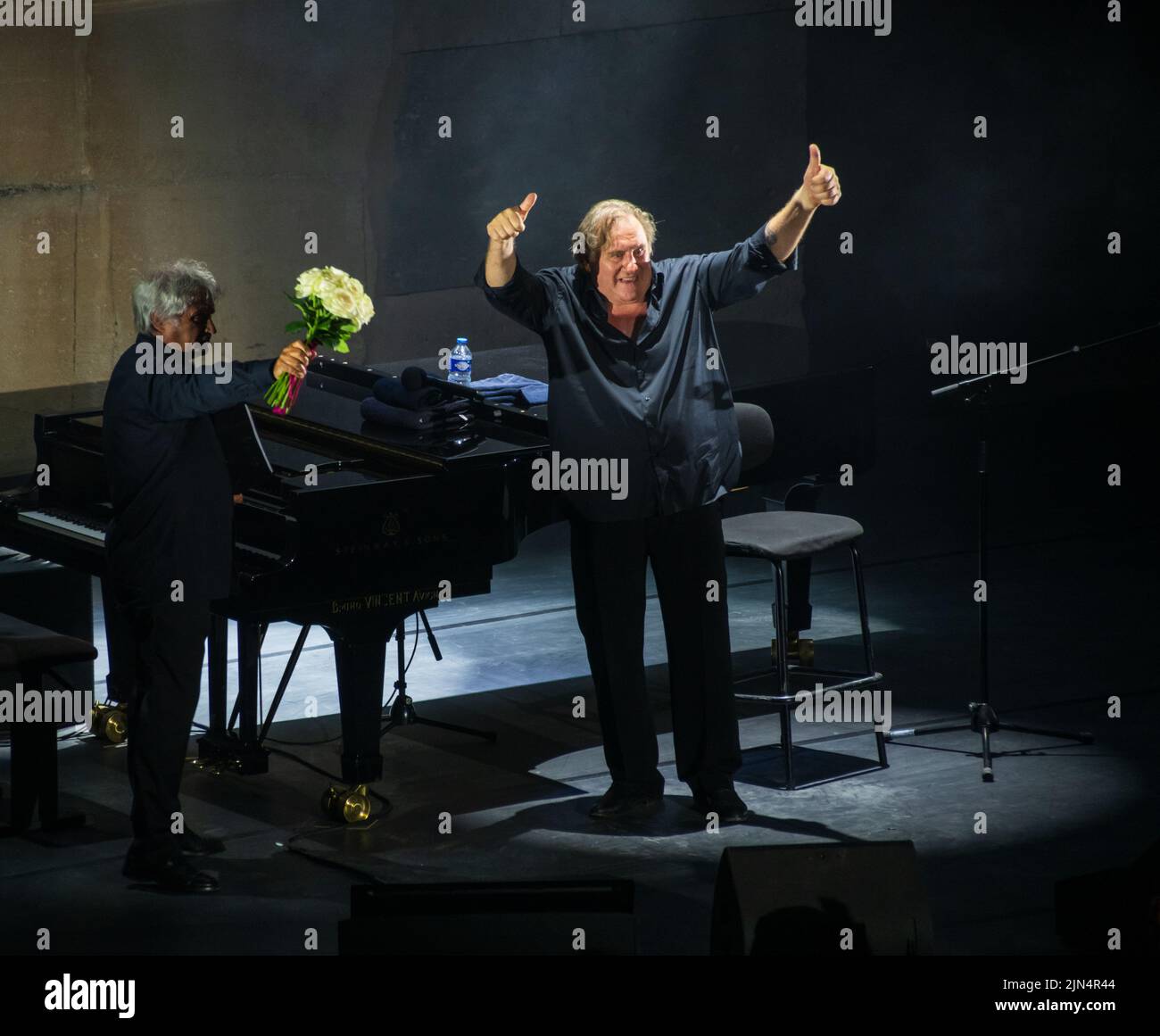 Gerard Depardieu chante Barbara Stock Photo - Alamy