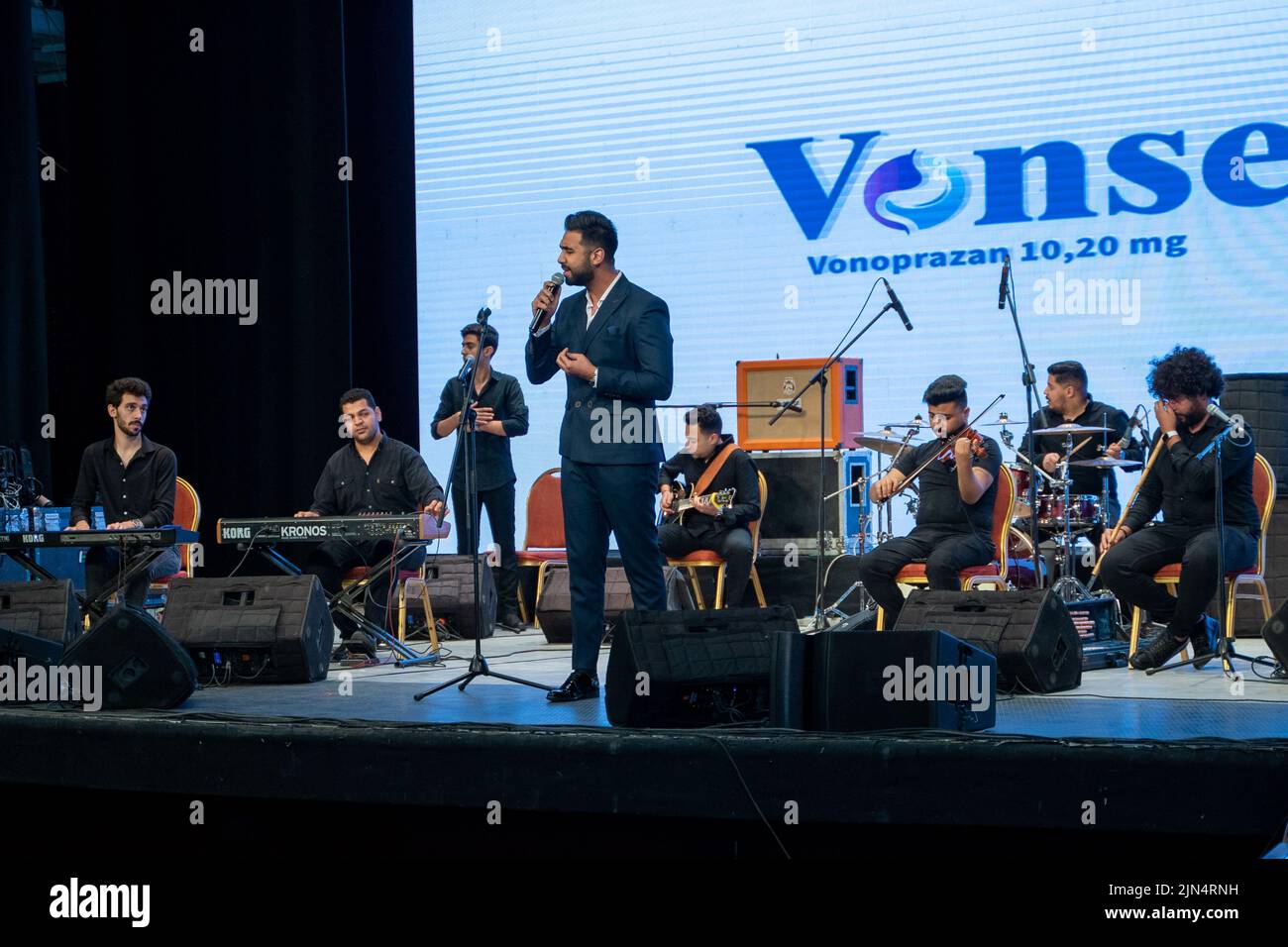 Male opera singer hi-res stock photography and images - Alamy