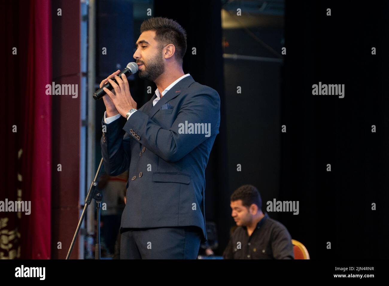 Male opera singer hi-res stock photography and images - Alamy