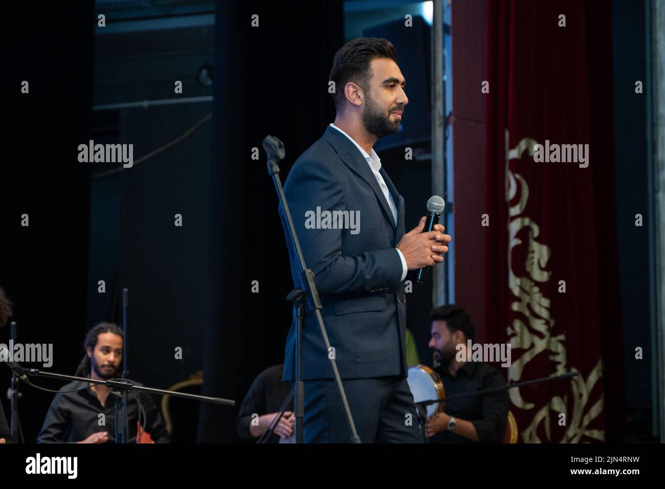 Male opera singer hi-res stock photography and images - Alamy