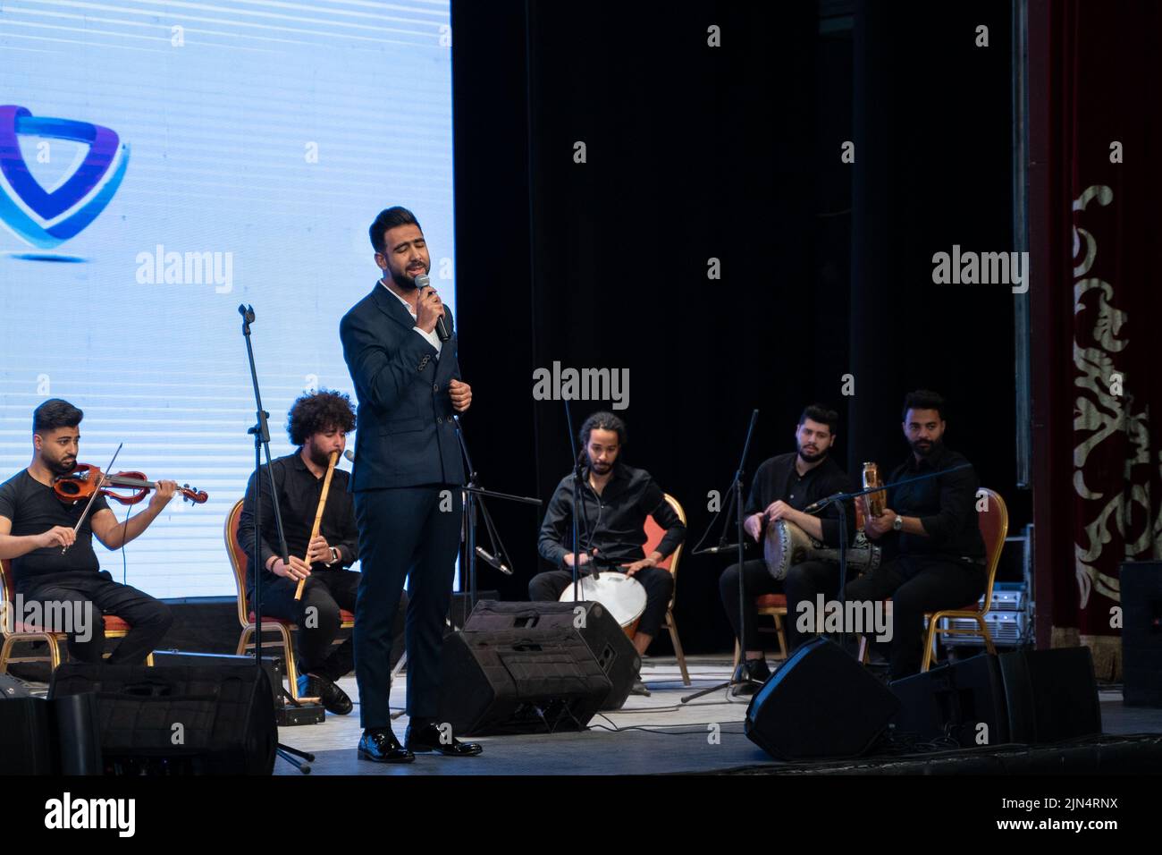 Male opera singer hi-res stock photography and images - Alamy