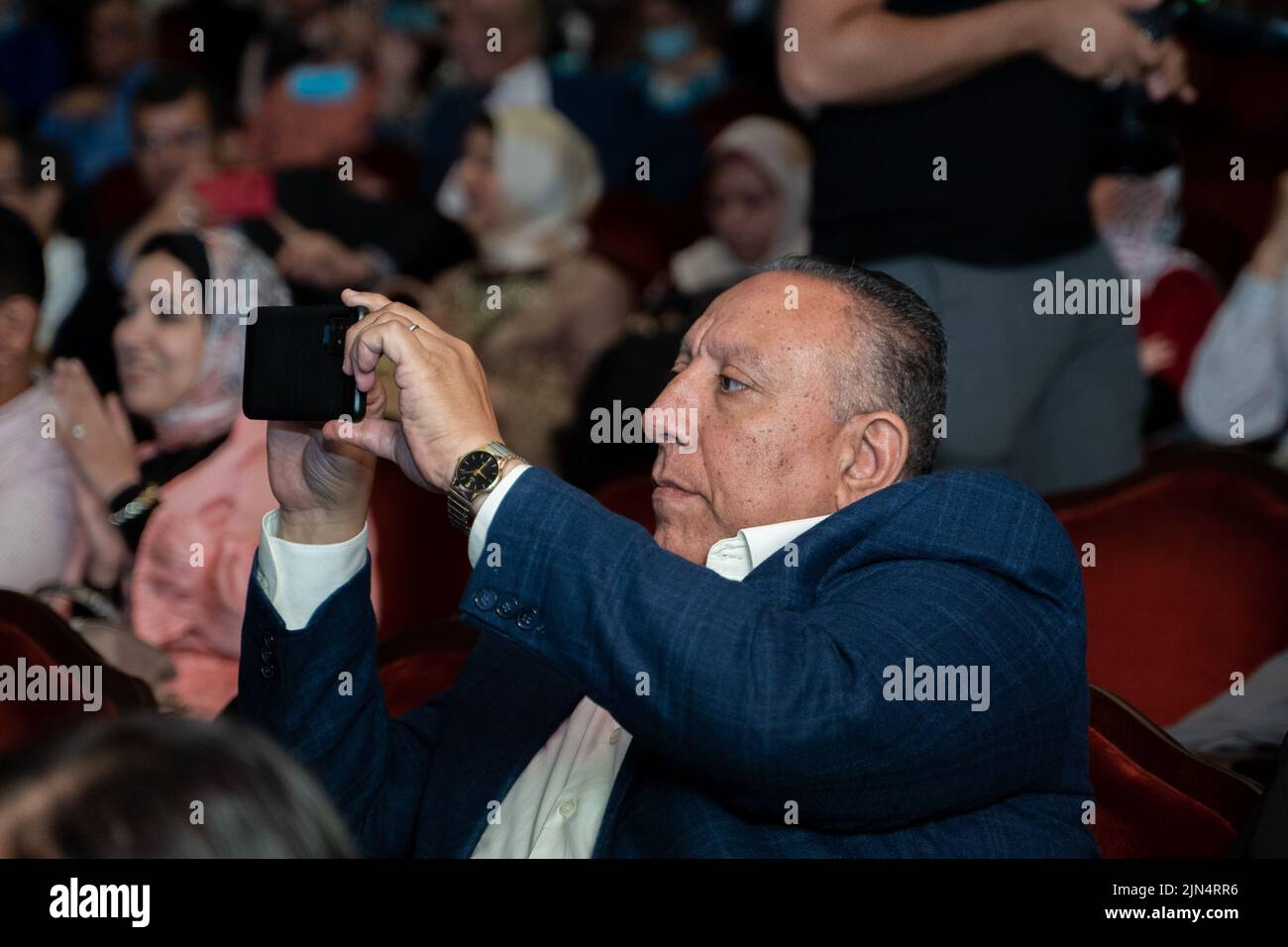 Audience enjoying a performance hi-res stock photography and images - Alamy