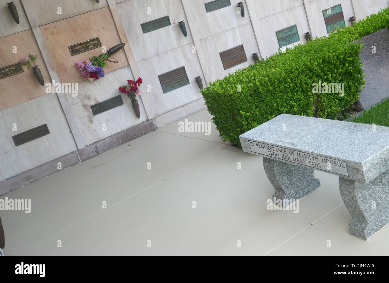 Los Angeles, California, USA 1st August 2022 Hugh Hefner's Grave and ...