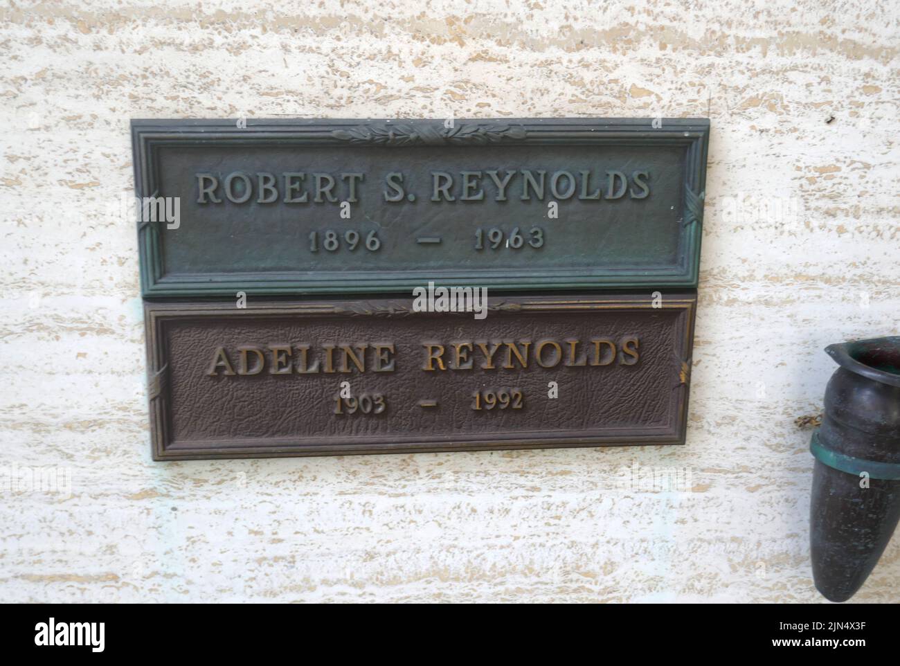Los Angeles, California, USA 1st August 2022 Actress Adeline Reynolds Grave at Pierce Brothers ...