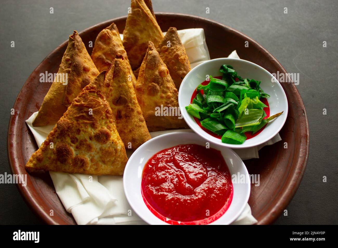 Samosa, samsa or somsa are triangular fried pastries or pastri served ...