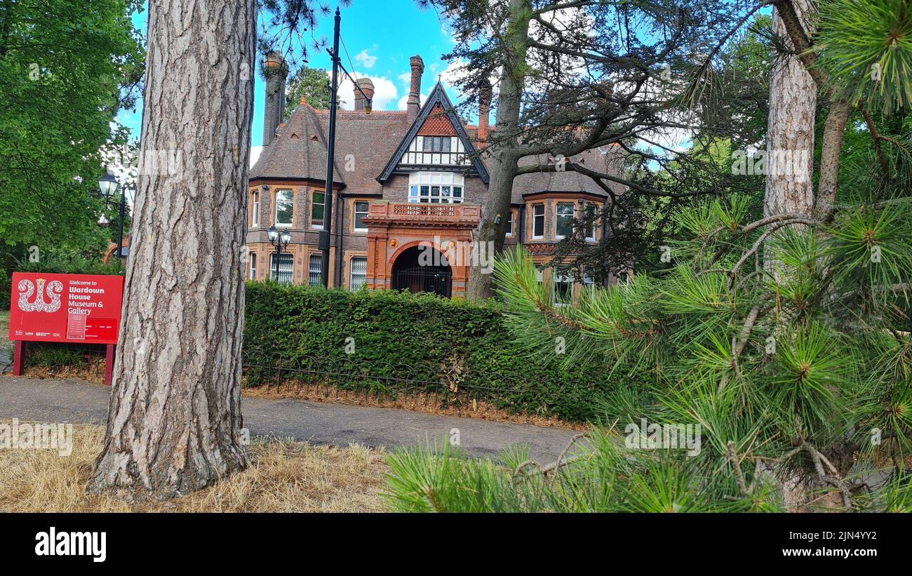 Wardown park museum luton hi-res stock photography and images - Alamy