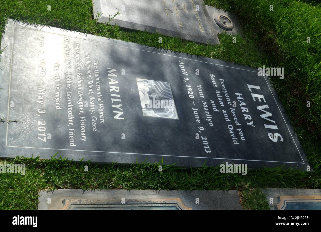 Los Angeles, California, USA 1st August 2022 Actor Harry Lewis's Grave ...