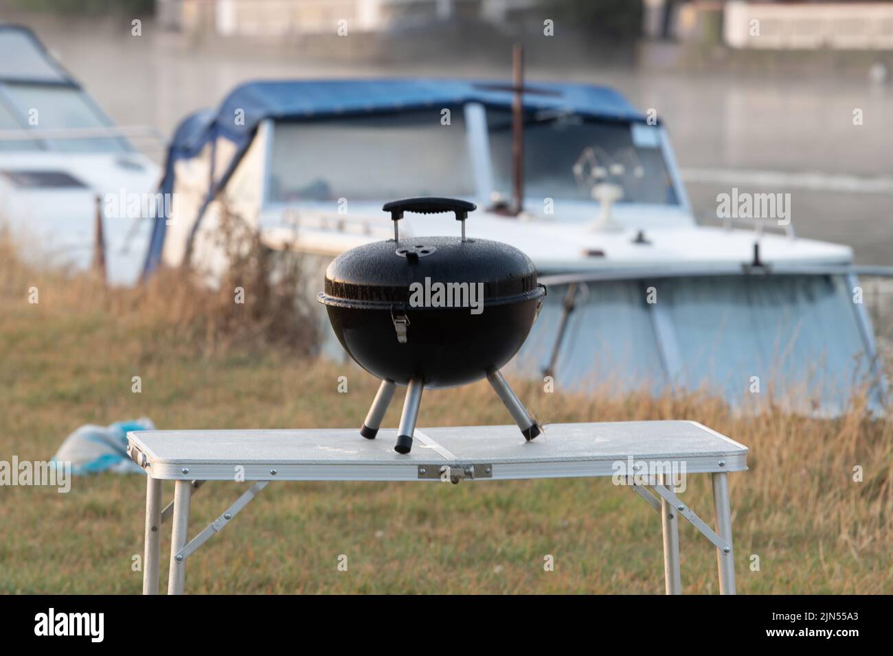 Summer bbq in the rain hi-res stock photography and images - Alamy